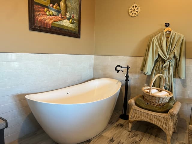 Calais Suite with Queen Bed Double Slipper Tub & Walk In Shower